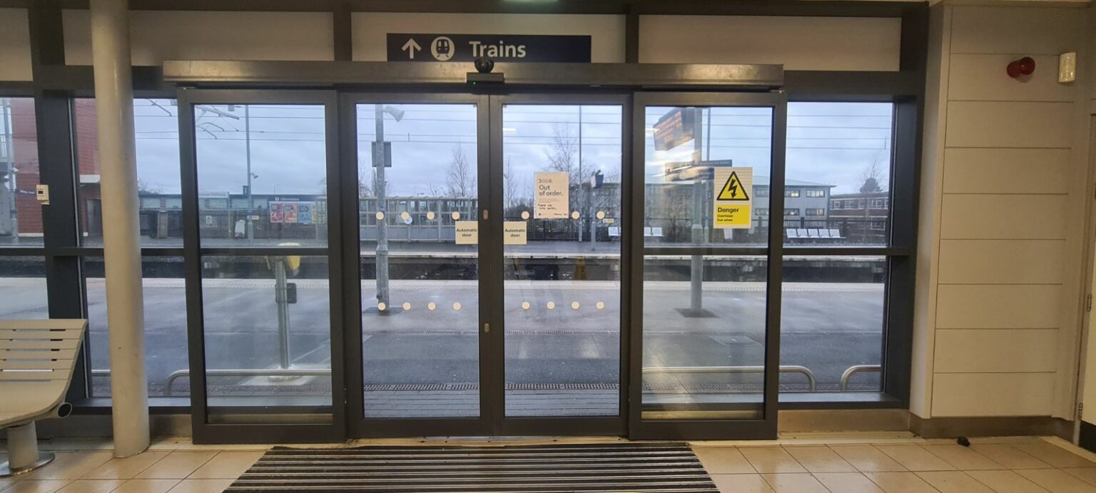 Automatic & Manual Entrance Doors | Cheshire Industrial Doors