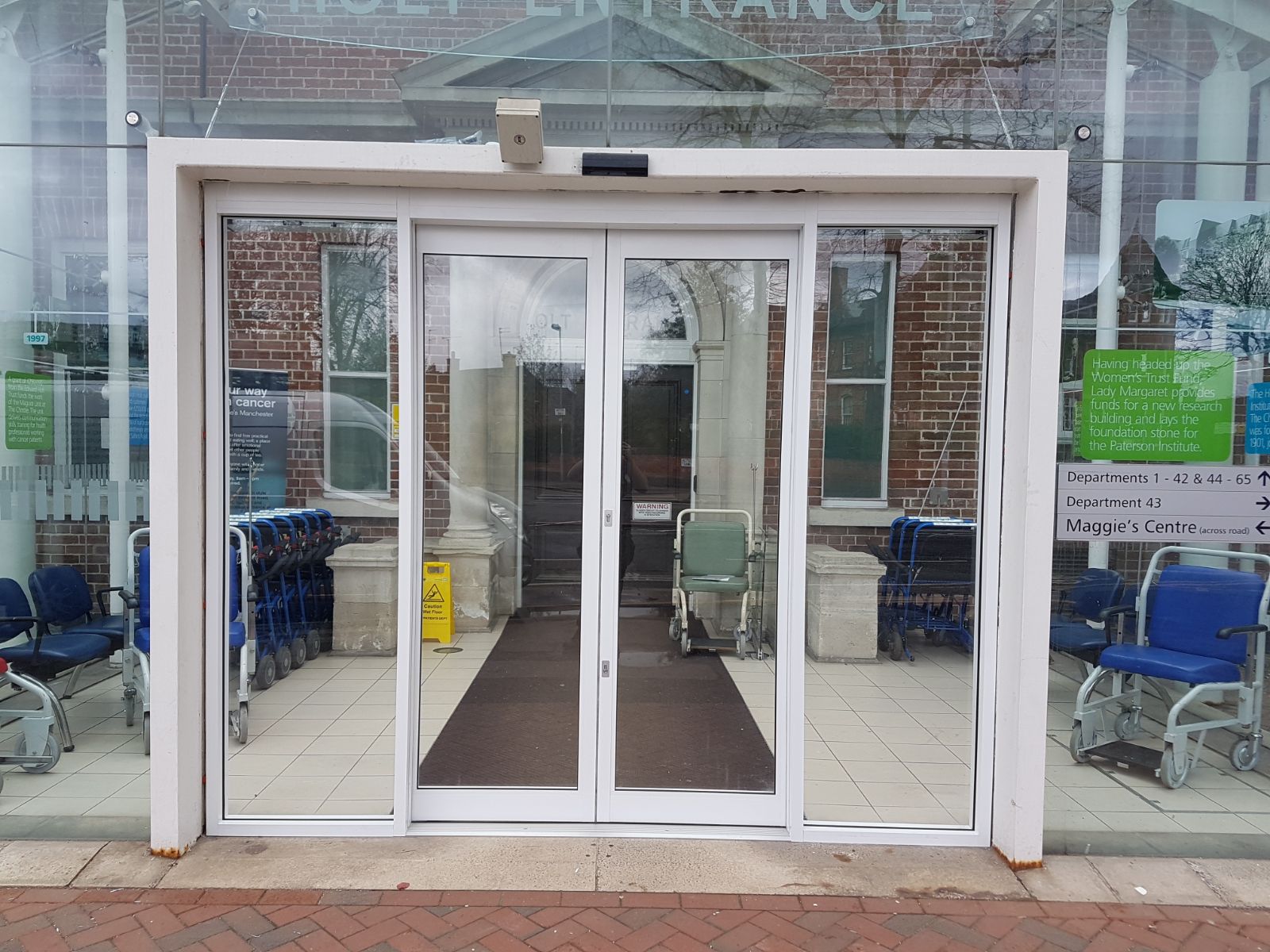Automatic & Manual Entrance Doors | Cheshire Industrial Doors