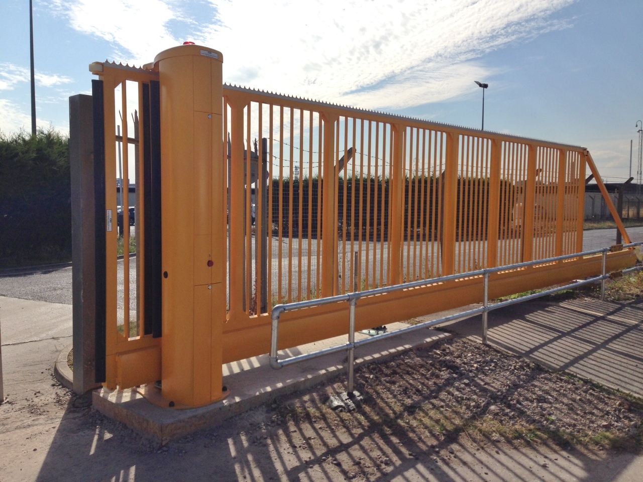 Automatic & Manual Gates | Cheshire Industrial Doors