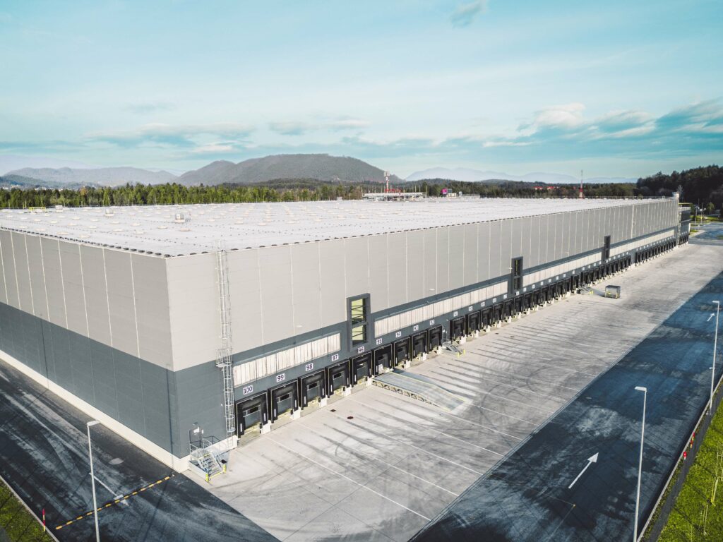 How To Determine Loading Bay Size Requirements | Cheshire Industrial Doors